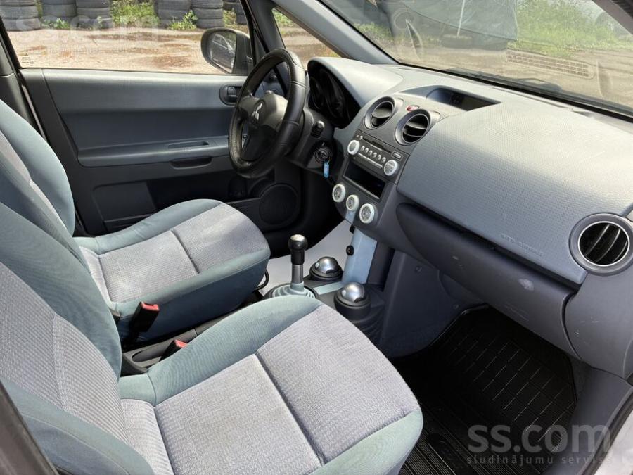 Grey Mitsubishi Colt 2005 in Riga, with an engine capacity of 1.30 L and mileage of 0 thousand km for 2150 €, photo 14 on AUTOMOTO.COM.LV