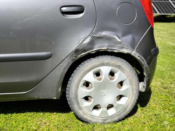 Pelēks Mitsubishi Colt 2005 Kauņa, ar dzinēja tilpumu 1.49 L un nobraukumu 240 tūkst. km par 800 €, foto 6 vietnē AUTOMOTO.COM.LV