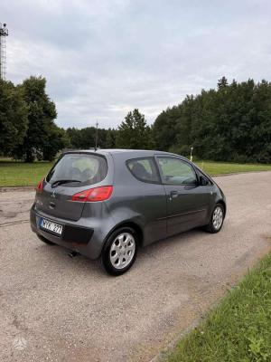 Pelēks Mitsubishi Colt 2005 Jonava, ar dzinēja tilpumu 1.10 L un nobraukumu 180 tūkst. km par 1399 €, foto 4 vietnē AUTOMOTO.COM.LV