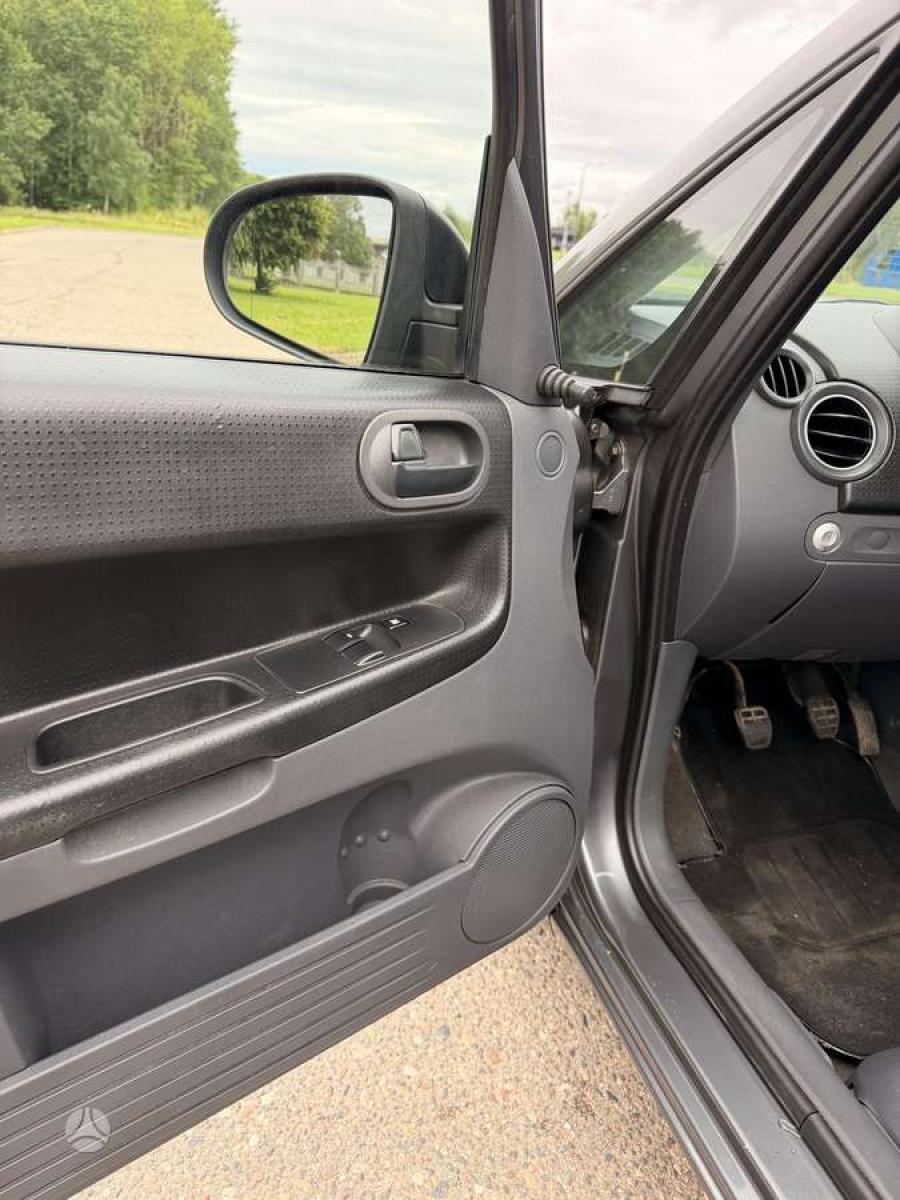 Pelēks Mitsubishi Colt 2005 Jonava, ar dzinēja tilpumu 1.10 L un nobraukumu 180 tūkst. km par 1399 €, foto 13 vietnē AUTOMOTO.COM.LV