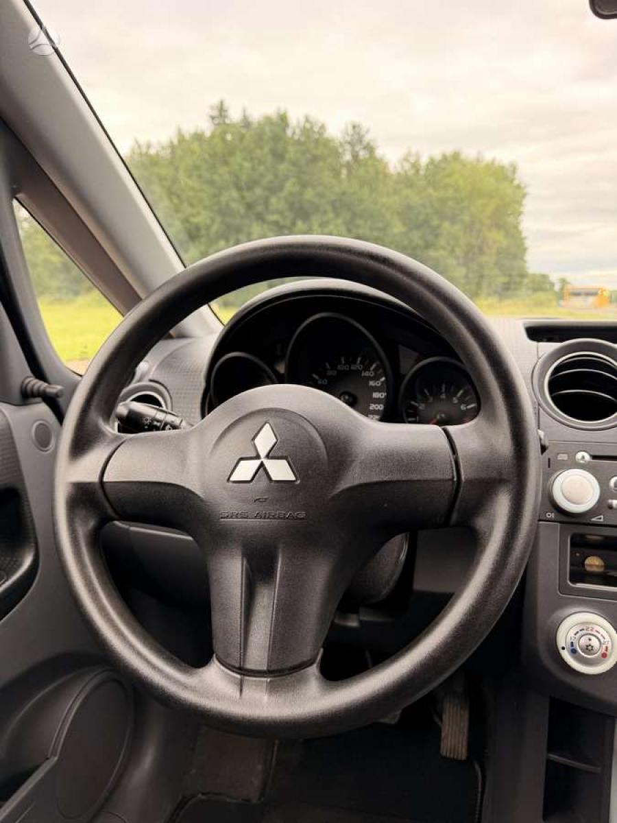 Pelēks Mitsubishi Colt 2005 Jonava, ar dzinēja tilpumu 1.10 L un nobraukumu 180 tūkst. km par 1399 €, foto 15 vietnē AUTOMOTO.COM.LV