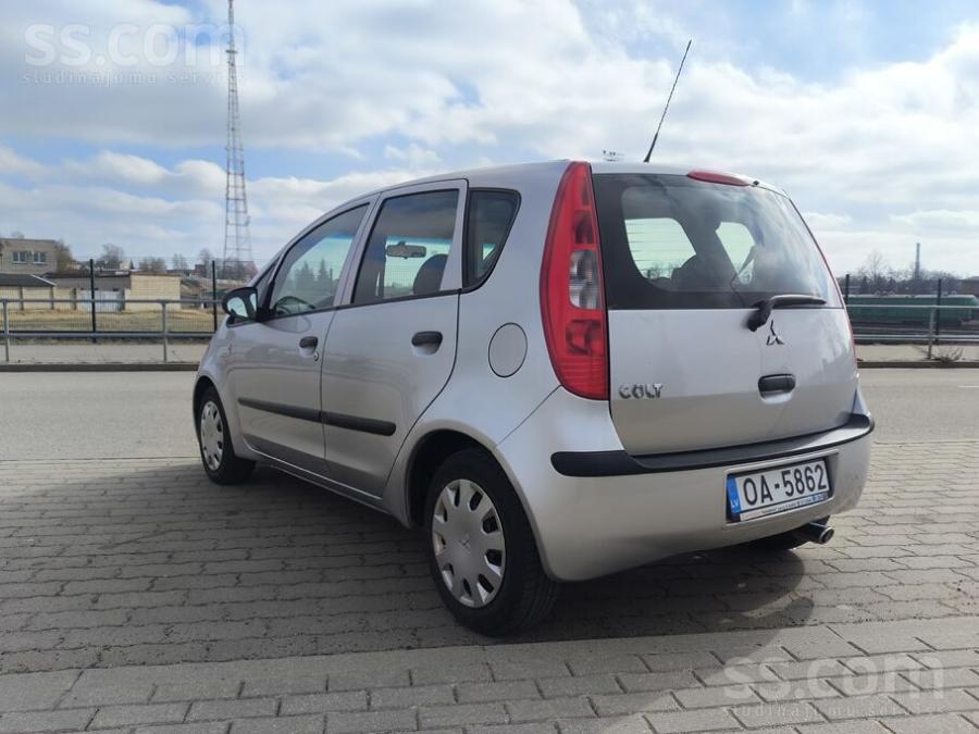 Grey Mitsubishi Colt 2006 in Aizkraukle, with an engine capacity of 1.30 L and mileage of 159 thousand km for 1500 €, photo 4 on AUTOMOTO.COM.LV