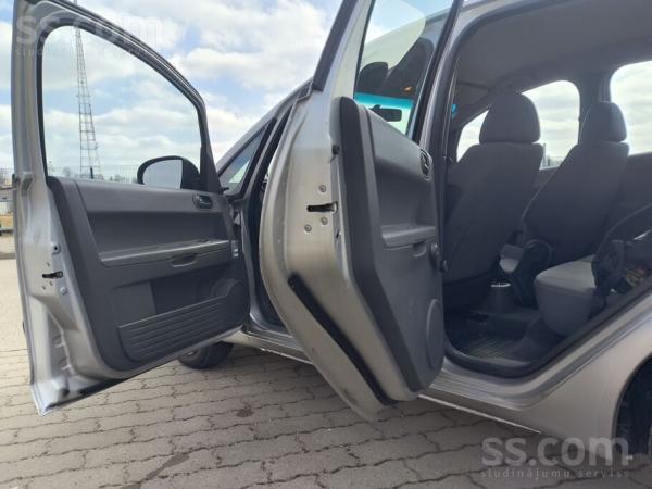 Pelēks Mitsubishi Colt 2006 Aizkraukle, ar dzinēja tilpumu 1.30 L un nobraukumu 159 tūkst. km par 1400 €, foto 7 vietnē AUTOMOTO.COM.LV