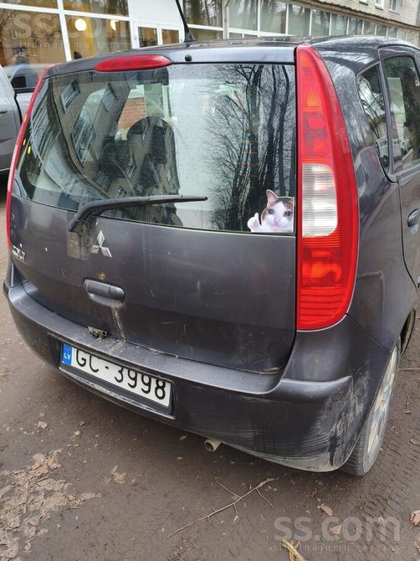 Pelēks Mitsubishi Colt 2006 Rīga, ar dzinēja tilpumu 1.30 L un nobraukumu 256 tūkst. km par 395 €, foto 2 vietnē AUTOMOTO.COM.LV