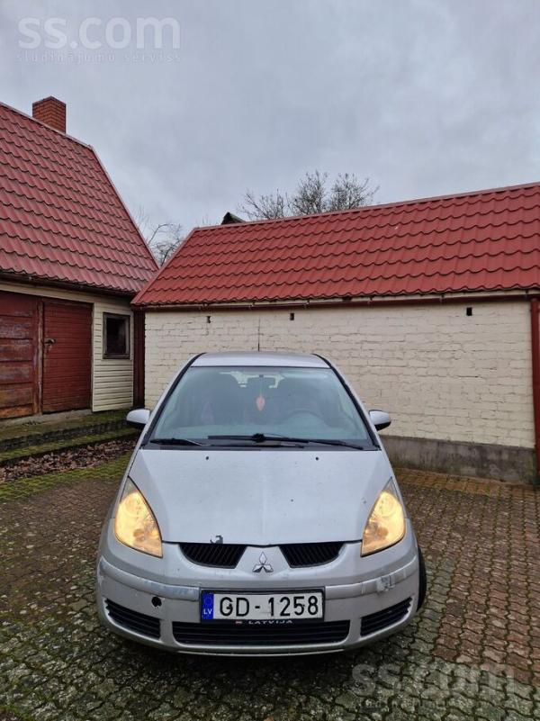 Grey Mitsubishi Colt 2006 in Kuldiga, with an engine capacity of 1.50 L and mileage of 154 thousand km for 750 €, photo 2 on AUTOMOTO.COM.LV