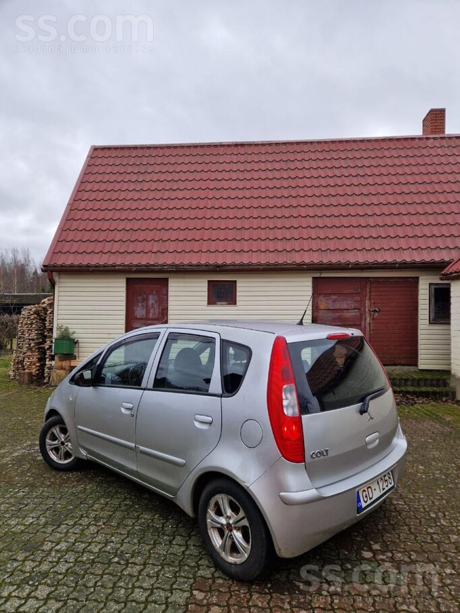 Pelēks Mitsubishi Colt 2006 Kuldīga, ar dzinēja tilpumu 1.50 L un nobraukumu 154 tūkst. km par 750 €, foto 4 vietnē AUTOMOTO.COM.LV
