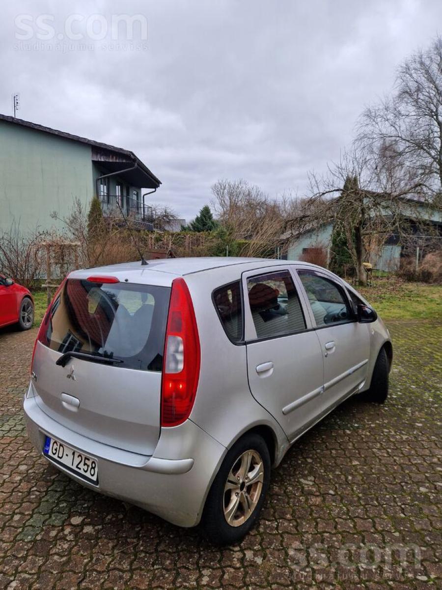 Pelēks Mitsubishi Colt 2006 Kuldīga, ar dzinēja tilpumu 1.50 L un nobraukumu 154 tūkst. km par 750 €, foto 6 vietnē AUTOMOTO.COM.LV