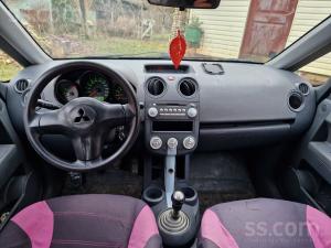 Pelēks Mitsubishi Colt 2006 Kuldīga, ar dzinēja tilpumu 1.50 L un nobraukumu 154 tūkst. km par 750 €, foto 7 vietnē AUTOMOTO.COM.LV