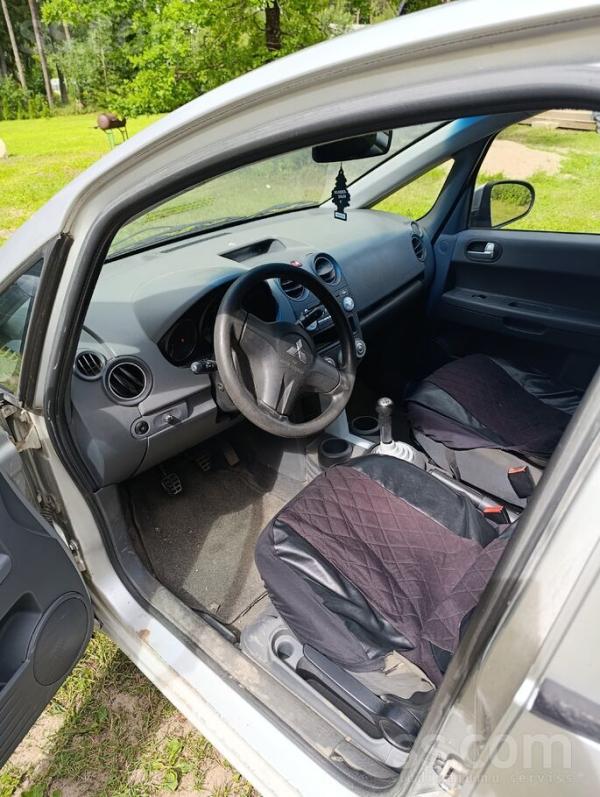Pelēks Mitsubishi Colt 2006 Talsi, ar dzinēja tilpumu 1.30 L un nobraukumu 192 tūkst. km par 850 €, foto 5 vietnē AUTOMOTO.COM.LV