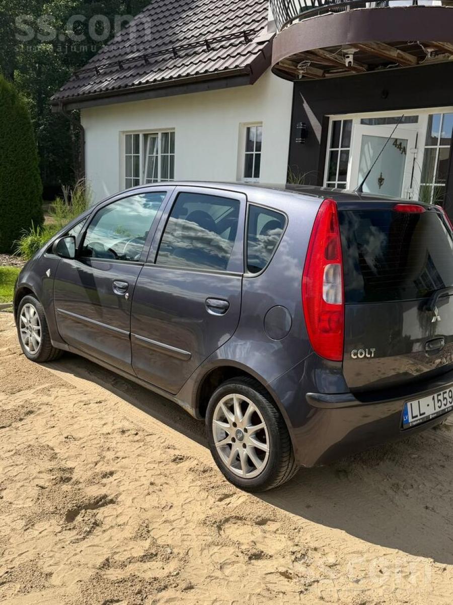 Pelēks Mitsubishi Colt 2006 Rīga, ar dzinēja tilpumu 1.30 L un nobraukumu 85 tūkst. km par 1200 €, foto 5 vietnē AUTOMOTO.COM.LV
