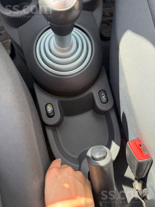 Pelēks Mitsubishi Colt 2006 Rīga, ar dzinēja tilpumu 1.30 L un nobraukumu 85 tūkst. km par 1200 €, foto 7 vietnē AUTOMOTO.COM.LV