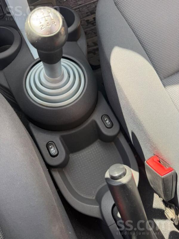 Pelēks Mitsubishi Colt 2006 Rīga, ar dzinēja tilpumu 1.30 L un nobraukumu 85 tūkst. km par 1200 €, foto 9 vietnē AUTOMOTO.COM.LV