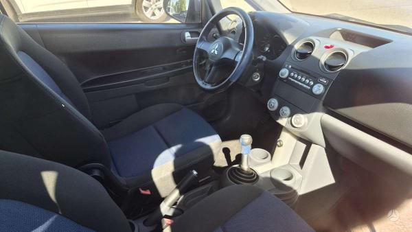 Mitsubishi Colt 2006 Viļņa vietnē Pelēks Mitsubishi Colt 2006 Viļņa, ar dzinēja tilpumu 1.33 L un nobraukumu 214 tūkst. km par 2200 €, foto 8 vietnē AUTOMOTO.COM.LV
