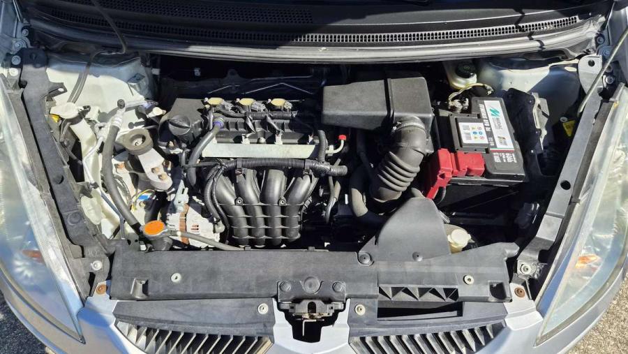 Pelēks Mitsubishi Colt 2006 Viļņa, ar dzinēja tilpumu 1.33 L un nobraukumu 214 tūkst. km par 2200 €, foto 9 vietnē AUTOMOTO.COM.LV
