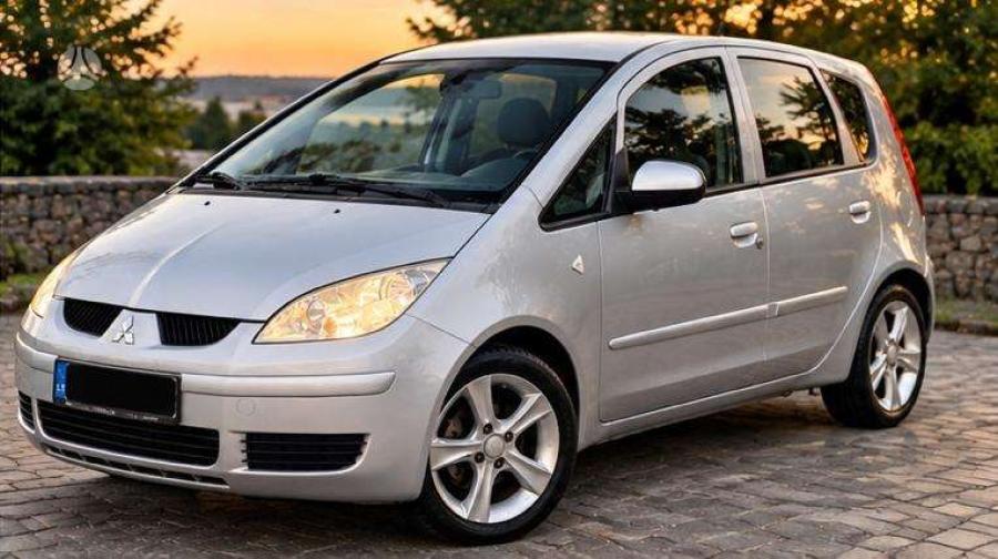 Pelēks Mitsubishi Colt 2006 Viļņa, ar dzinēja tilpumu 1.33 L un nobraukumu 122 tūkst. km par 1450 €, foto 4 vietnē AUTOMOTO.COM.LV