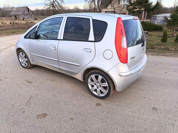 Pelēks Mitsubishi Colt 2007 Viļņa, ar dzinēja tilpumu 1.50 L un nobraukumu 2457 tūkst. km par 500 €, foto 3 vietnē AUTOMOTO.COM.LV