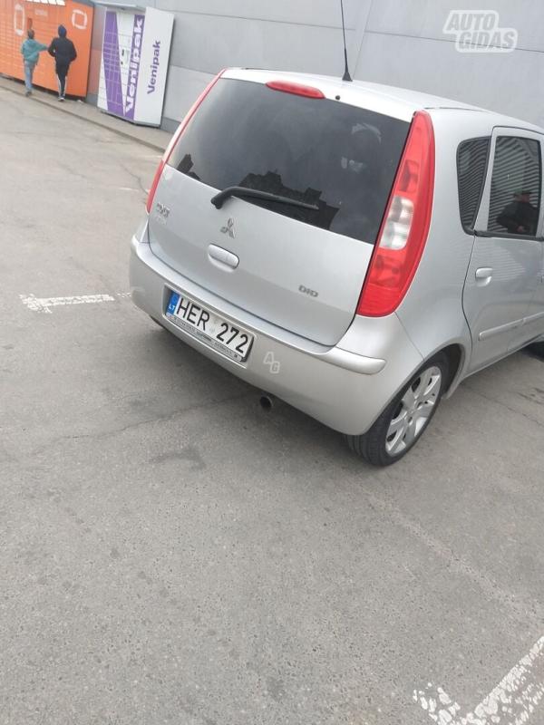 Pelēks Mitsubishi Colt 2007 Viļņa, ar dzinēja tilpumu 1.50 L un nobraukumu 285 tūkst. km par 650 €, foto 1 vietnē AUTOMOTO.COM.LV