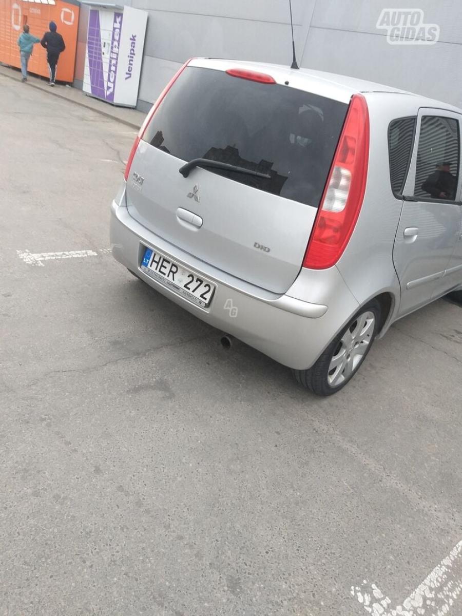 Pelēks Mitsubishi Colt 2007 Viļņa, ar dzinēja tilpumu 1.50 L un nobraukumu 285 tūkst. km par 650 €, foto 1 vietnē AUTOMOTO.COM.LV