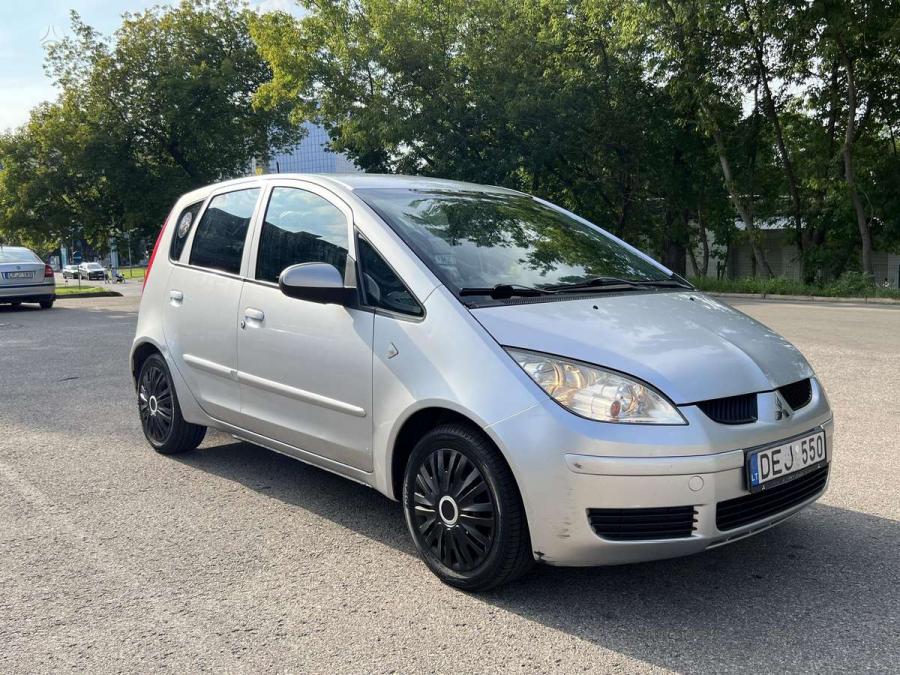 Grey Mitsubishi Colt 2007 in Vilnius, with an engine capacity of 1.33 L and mileage of 170 thousand km for 500 €, photo 3 on AUTOMOTO.COM.LV