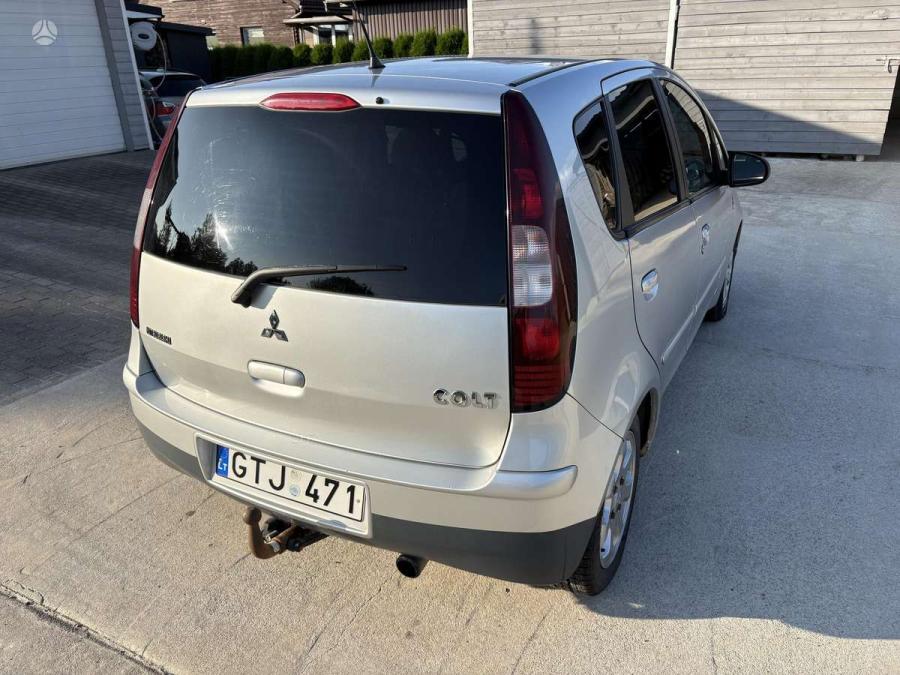 Grey Mitsubishi Colt 2007 in Plunge, with an engine capacity of 1.49 L and mileage of 277 thousand km for 990 €, photo 7 on AUTOMOTO.COM.LV