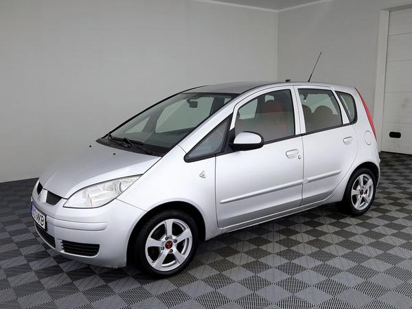 Grey Mitsubishi Colt 2007 in Tallinn, with an engine capacity of 1.30 L and mileage of 110 thousand km for 1599 €, photo 3 on AUTOMOTO.COM.LV