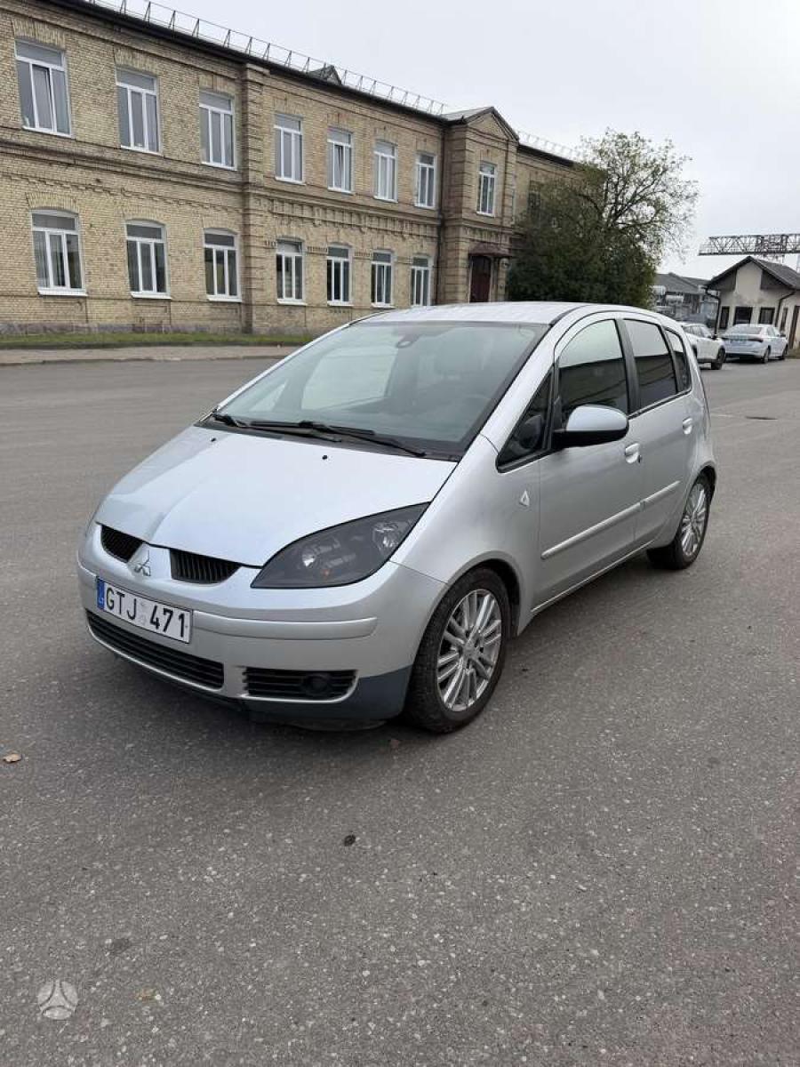 Grey Mitsubishi Colt 2007 in Vilnius, with an engine capacity of 1.49 L and mileage of 218 thousand km for 550 €, photo 1 on AUTOMOTO.COM.LV
