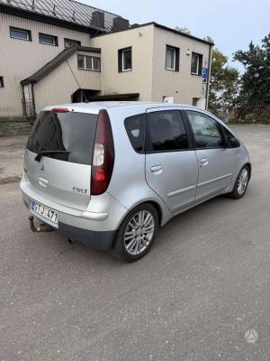 Grey Mitsubishi Colt 2007 in Vilnius, with an engine capacity of 1.49 L and mileage of 218 thousand km for 550 €, photo 6 on AUTOMOTO.COM.LV