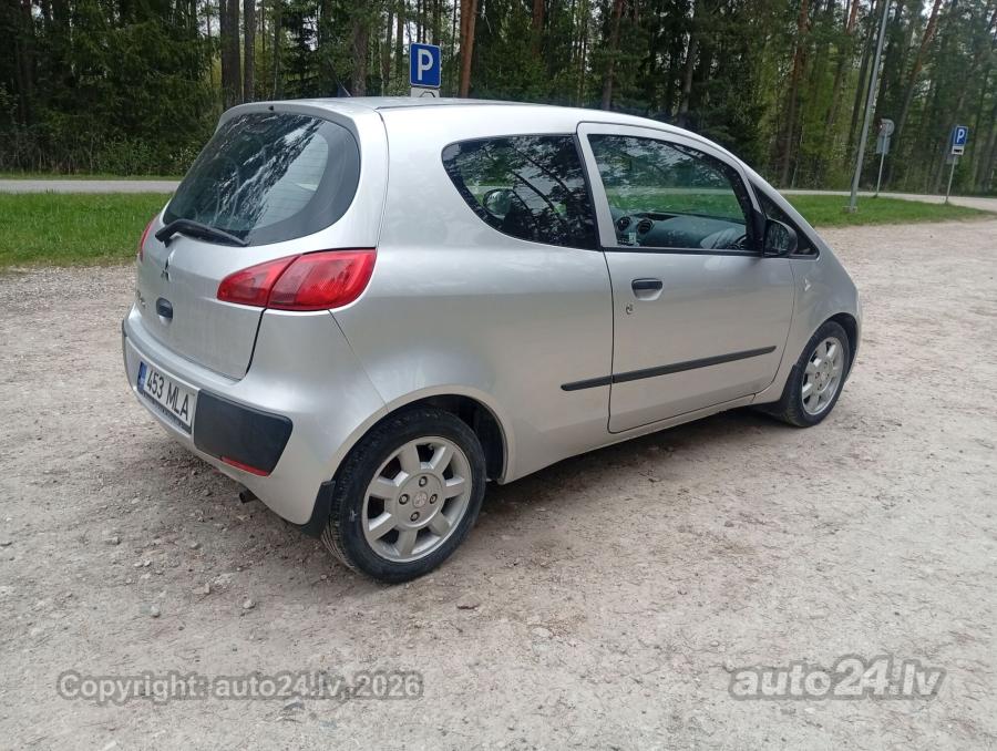 Pelēks Mitsubishi Colt 2008 Veru, ar dzinēja tilpumu 1.10 L un nobraukumu 244 tūkst. km par 1900 €, foto 4 vietnē AUTOMOTO.COM.LV