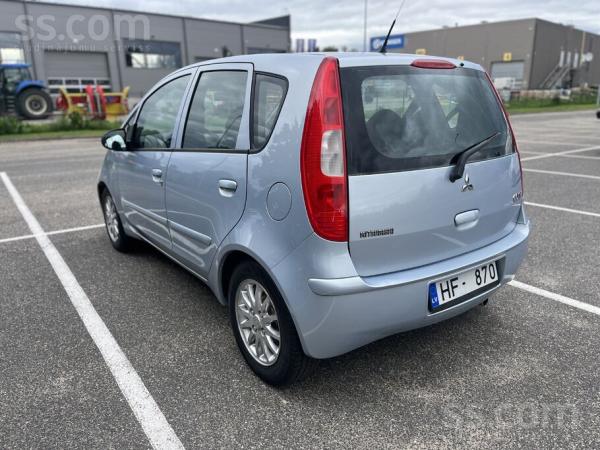Grey Mitsubishi Colt 2008 in Valmiera, with an engine capacity of 1.30 L and mileage of 243 thousand km for 1550 €, photo 3 on AUTOMOTO.COM.LV