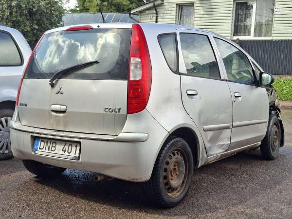 Grey Mitsubishi Colt 2008 in Vilnius, with an engine capacity of 1.33 L and mileage of 180 thousand km for 350 €, photo 2 on AUTOMOTO.COM.LV