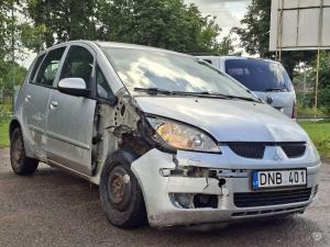 Pelēks Mitsubishi Colt 2008 Viļņa, ar dzinēja tilpumu 1.33 L un nobraukumu 180 tūkst. km par 350 €, foto 4 vietnē AUTOMOTO.COM.LV