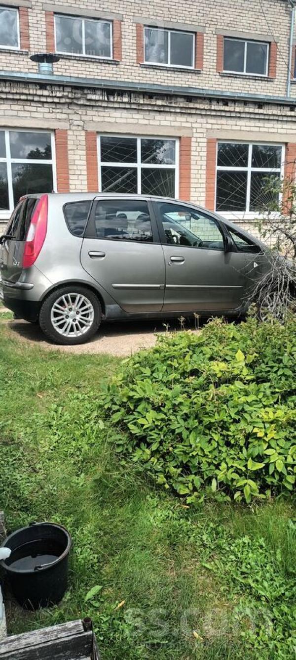 Pelēks Mitsubishi Colt 2008 Tukums, ar dzinēja tilpumu 1.30 L un nobraukumu 166 tūkst. km par 1600 €, foto 5 vietnē AUTOMOTO.COM.LV