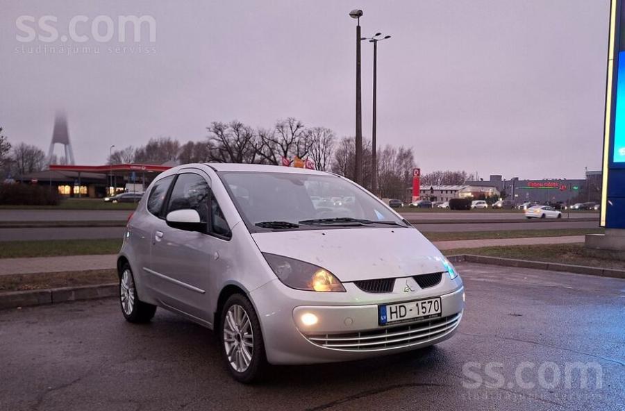 Grey Mitsubishi Colt 2008 in Riga, with an engine capacity of 1.30 L and mileage of 253 thousand km for 850 €, photo 3 on AUTOMOTO.COM.LV