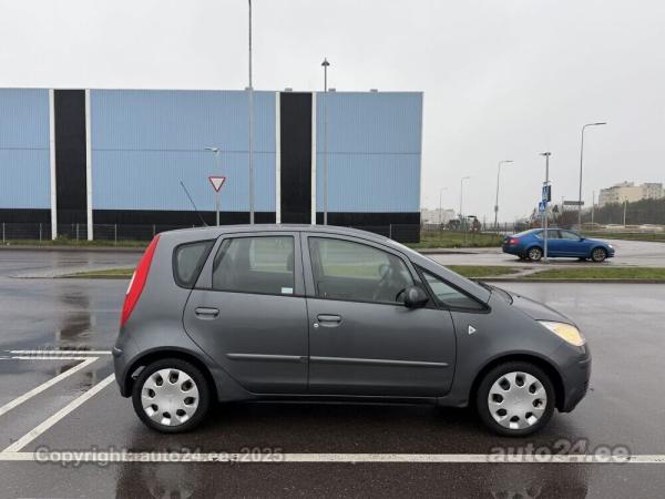 Grey Mitsubishi Colt 2007 in Tallinn, with an engine capacity of 1.50 L and mileage of 84 thousand km for 1999 €, photo 4 on AUTOMOTO.COM.LV