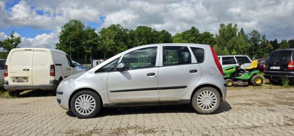 Mitsubishi Colt 2004 Valmiera, ar dzinēja tilpumu 1.50 L un nobraukumu 245 tūkst. km par 1100 €, foto 5 vietnē AUTOMOTO.COM.LV