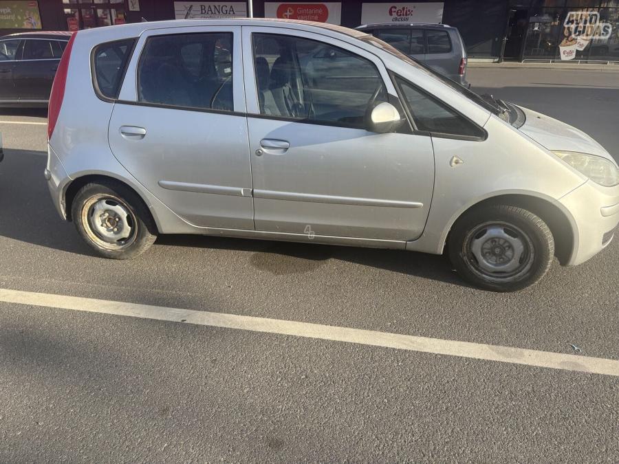 Mitsubishi Colt 2005 in Vilnius, with an engine capacity of 1.50 L and mileage of 181 thousand km for 800 €, photo 4 on AUTOMOTO.COM.LV