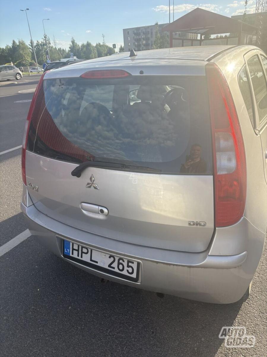 Mitsubishi Colt 2005 in Vilnius, with an engine capacity of 1.50 L and mileage of 181 thousand km for 800 €, photo 5 on AUTOMOTO.COM.LV