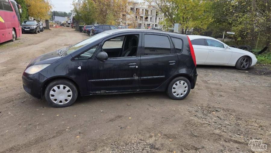 Mitsubishi Colt 2007 in Vilnius, with an engine capacity of 1.10 L and mileage of 183 thousand km for 550 €, photo 4 on AUTOMOTO.COM.LV