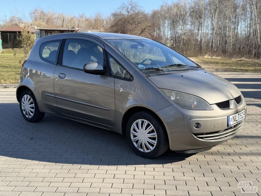 Mitsubishi Colt 2009 in Siauliai, with an engine capacity of 1.30 L and mileage of 281 thousand km for 650 €, photo 5 on AUTOMOTO.COM.LV