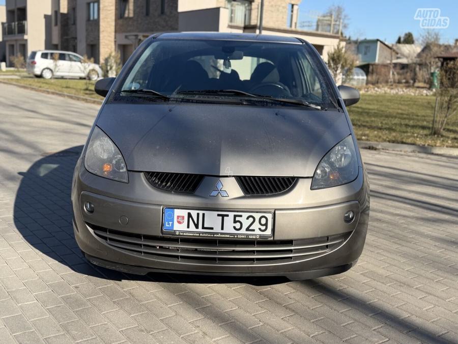 Mitsubishi Colt 2009 in Siauliai, with an engine capacity of 1.30 L and mileage of 281 thousand km for 650 €, photo 7 on AUTOMOTO.COM.LV