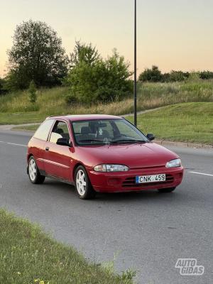 Sarkans Mitsubishi Colt 1996 Viļņa, ar dzinēja tilpumu 1.60 L un nobraukumu 287 tūkst. km par 1350 €, foto 3 vietnē AUTOMOTO.COM.LV