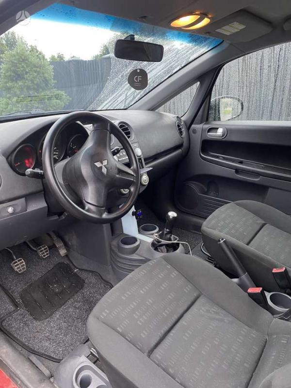 Sarkans Mitsubishi Colt 2005 Klaipėda, ar dzinēja tilpumu 1.12 L un nobraukumu 93 tūkst. km par 3000 €, foto 7 vietnē AUTOMOTO.COM.LV