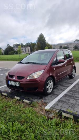 Red Mitsubishi Colt 2005 in Riga, with an engine capacity of 1.50 L and mileage of 278 thousand km for 1200 €, photo 3 on AUTOMOTO.COM.LV