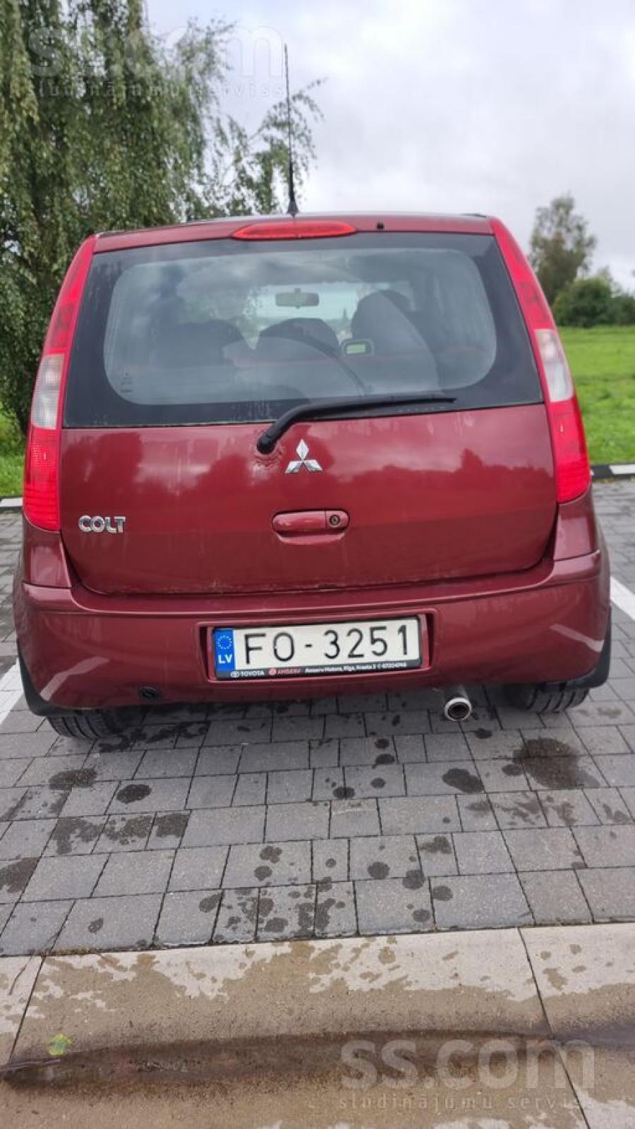 Red Mitsubishi Colt 2005 in Riga, with an engine capacity of 1.50 L and mileage of 278 thousand km for 1200 €, photo 5 on AUTOMOTO.COM.LV