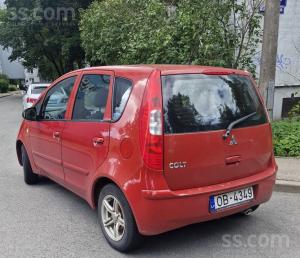 Sarkans Mitsubishi Colt 2006 Rīga, ar dzinēja tilpumu 1.30 L un nobraukumu 135 tūkst. km par 890 €, foto  vietnē AUTOMOTO.COM.LV