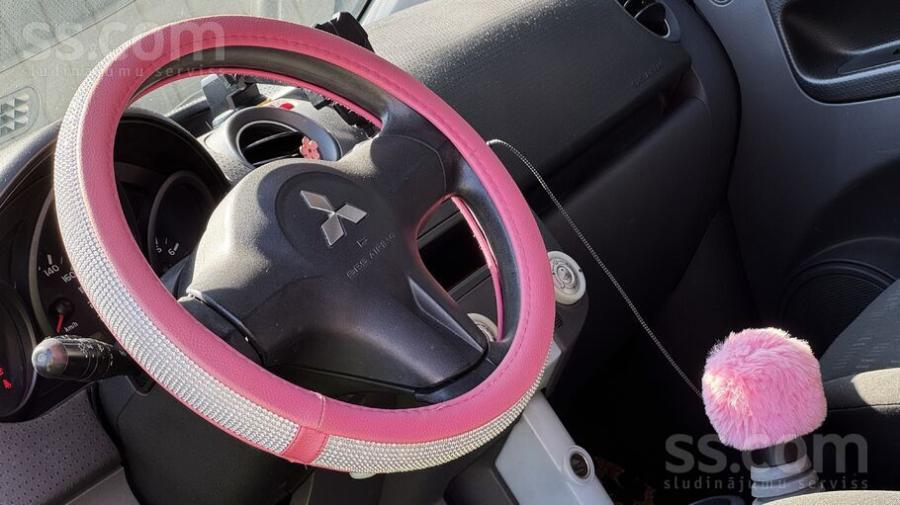 Sarkans Mitsubishi Colt 2007 Rīga, ar dzinēja tilpumu 1.30 L un nobraukumu 294 tūkst. km par 1999 €, foto 14 vietnē AUTOMOTO.COM.LV