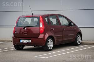 Red Mitsubishi Colt 2007 in Riga, with an engine capacity of 1.30 L and mileage of 343 thousand km for 1490 €, photo 5 on AUTOMOTO.COM.LV