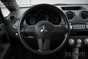 Red Mitsubishi Colt 2007 in Riga, with an engine capacity of 1.30 L and mileage of 343 thousand km for 1490 €, photo 15 on AUTOMOTO.COM.LV