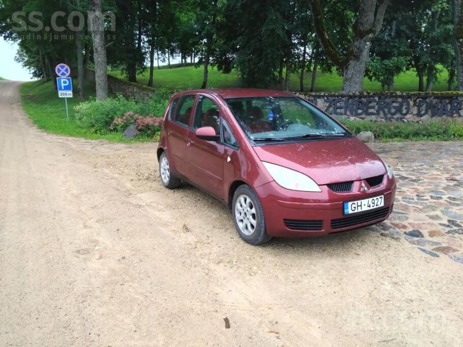 Red Mitsubishi Colt 2007 in Riga, with an engine capacity of 1.30 L and mileage of 179 thousand km for 850 €, photo 1 on AUTOMOTO.COM.LV