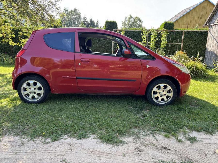 Red Mitsubishi Colt 2008 in Alytus, with an engine capacity of 1.33 L and mileage of 167 thousand km for 1100 €, photo 1 on AUTOMOTO.COM.LV